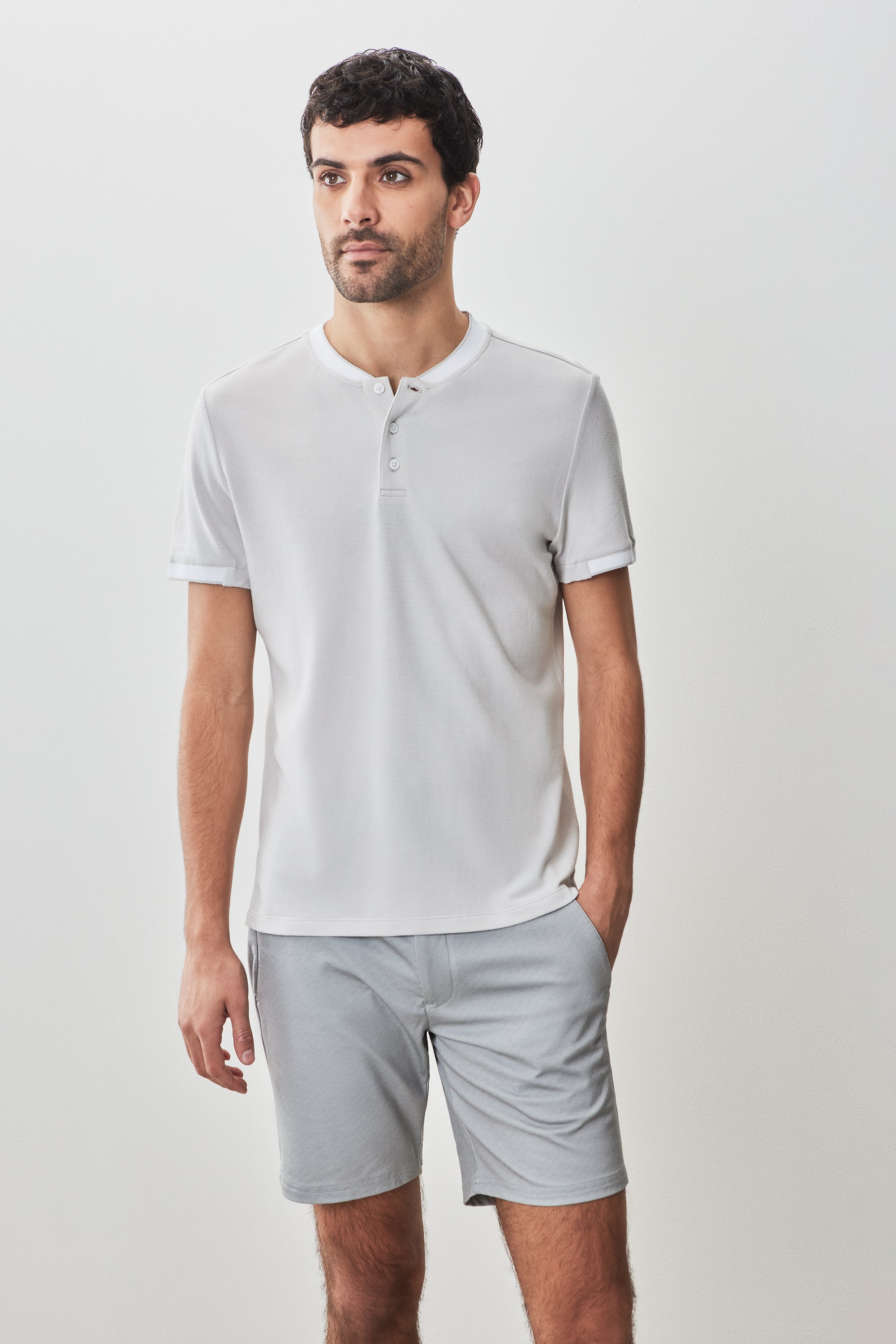 Tessio Baseball Collar Henley - Light Grey | Robert Barakett